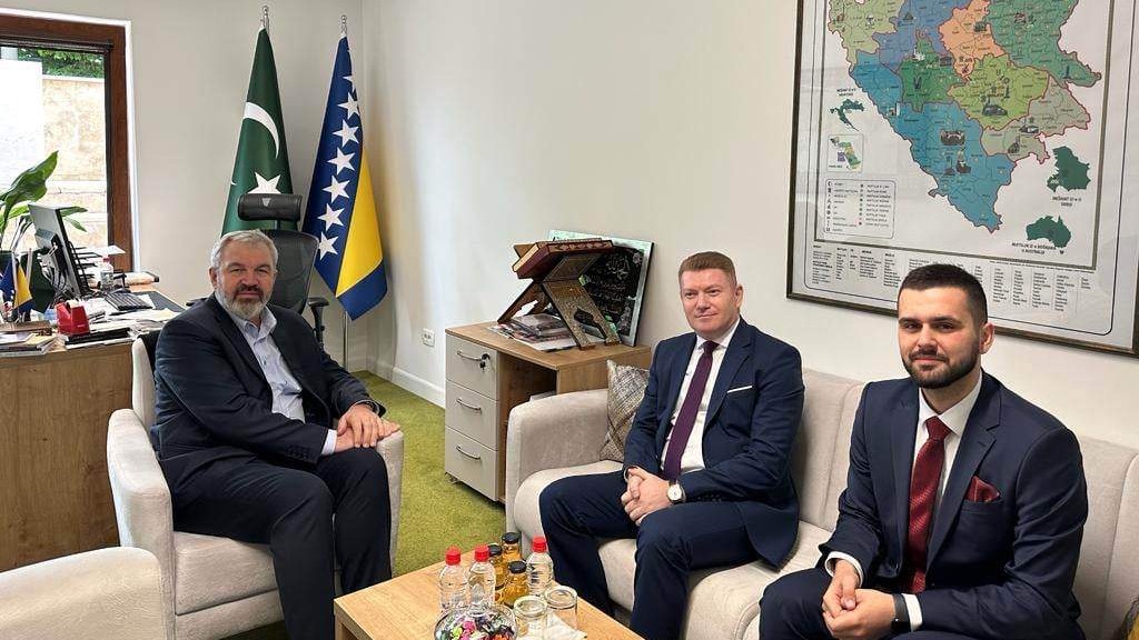 Posjeta muftije ljubljanskog Uredu za društvenu brigu Rijaseta ...