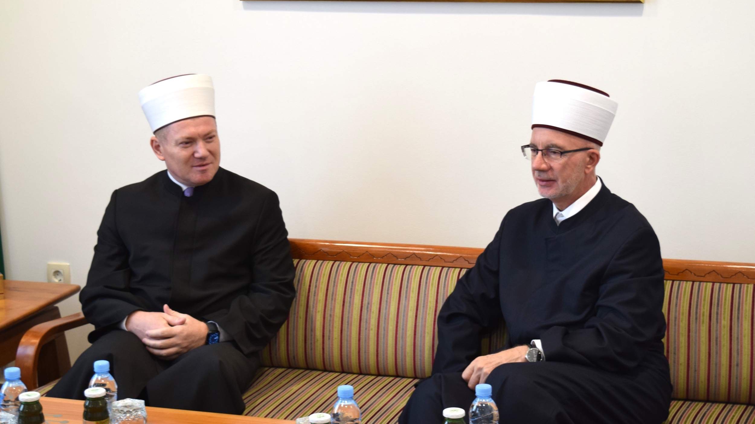 Muftija Fazlović primio predsjednika Mešihata IZ u Sloveniji muftiju ... Muftija Fazlović primio predsjednika Mešihata IZ u Sloveniji muftiju ...