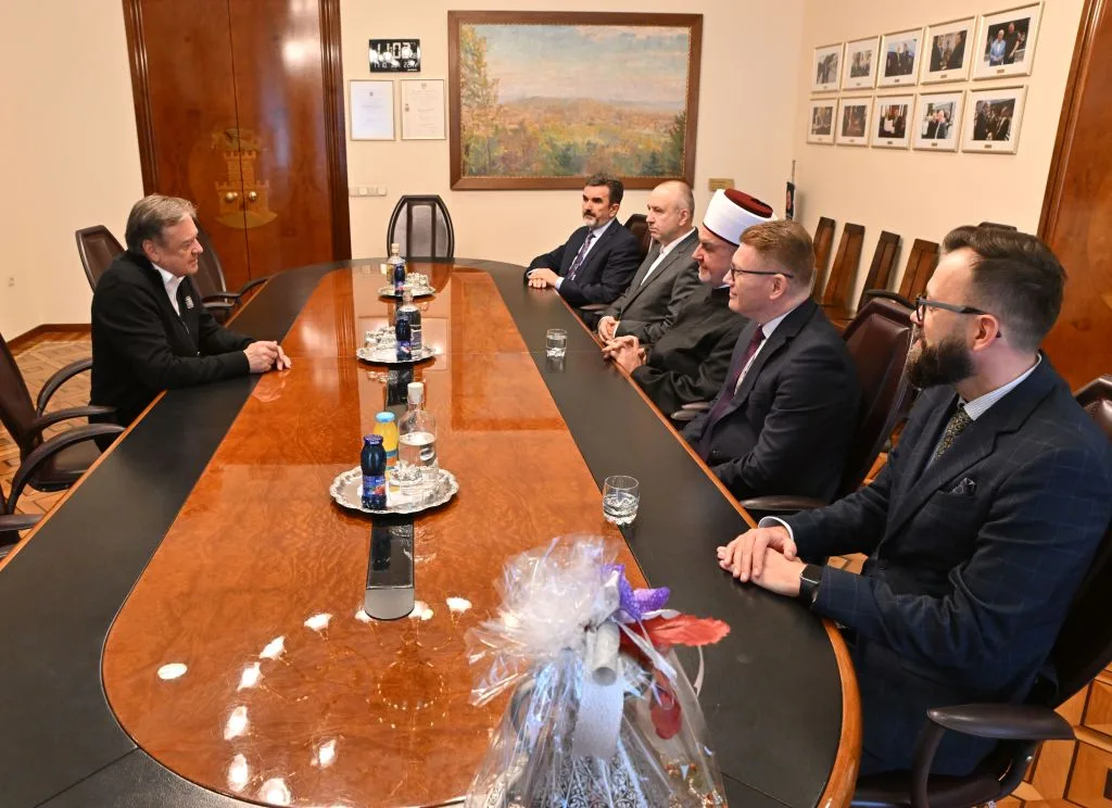 Reisul-ulema Kavazović i muftija Porić posjetili Zorana Jankovića ...