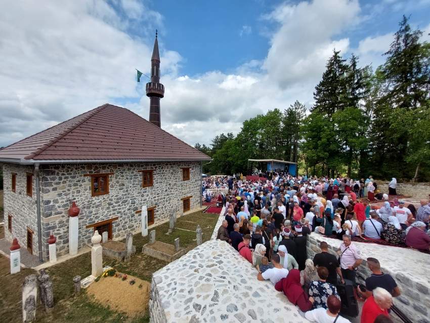 Otvorena najstarija krajiška džamija u Stijeni kod Cazina | Preporod.info