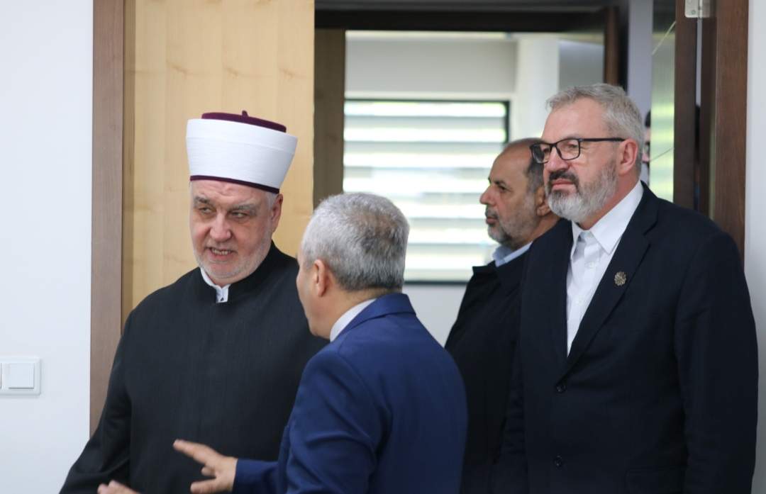 Reisul-ulema posjetio studentski dom Qatar Charity (VIDEO) | Preporod.info
